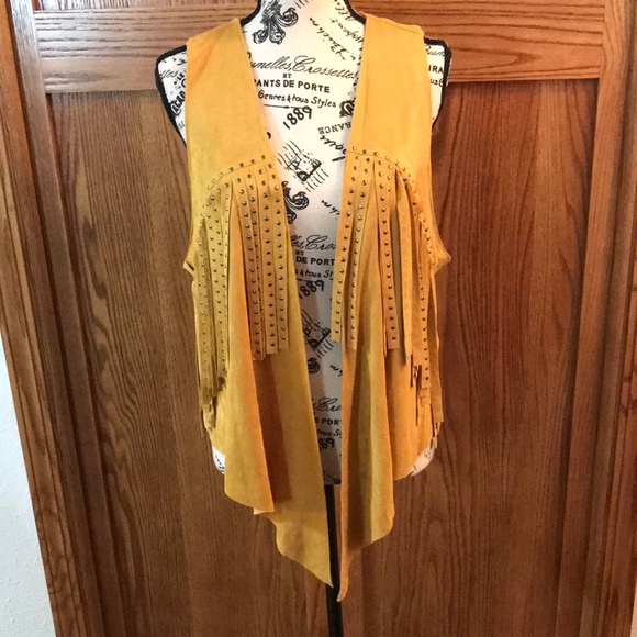 Vocal | Tops | Vocal Womens Vest Size Xl Gold | Poshmark